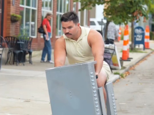 Sheep Tail Oil’s Exclusive Vehicle - BiliBili