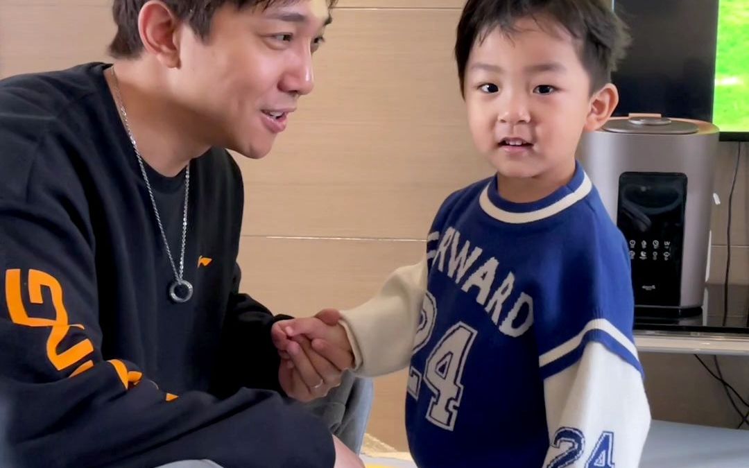 Miserly Dad Teaches His Son How to “Treasure Your Wife” on Camera ...