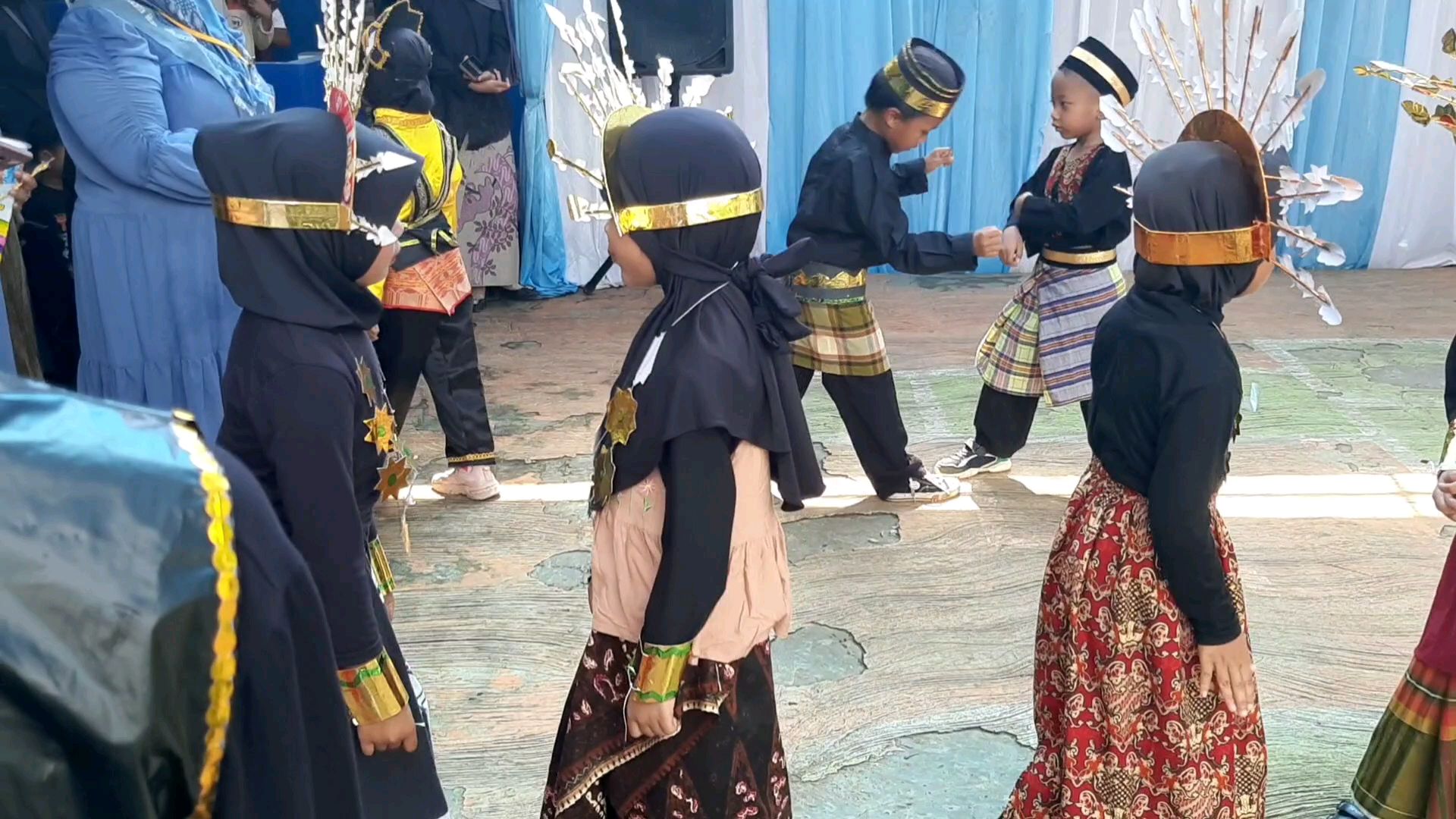 tarian anak sd,tARIAN tradisional - BiliBili