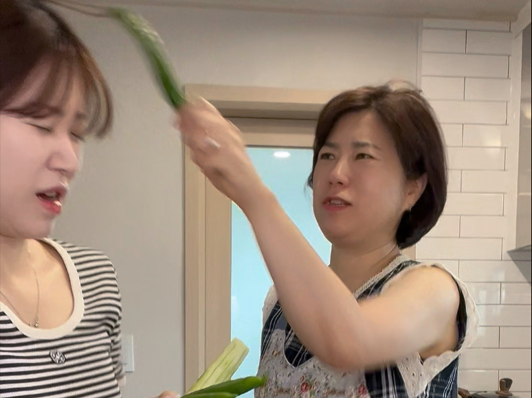 โคตรเด็ด! ตะลึงกับอาหารจีนของสองหนุ่มเกาหลี - BiliBili