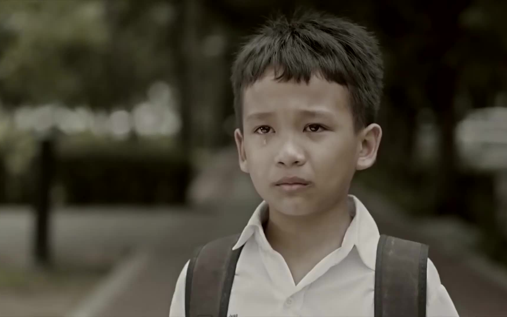 Touching Thai Ad: My Father Is Just an Ordinary Security Guard - BiliBili