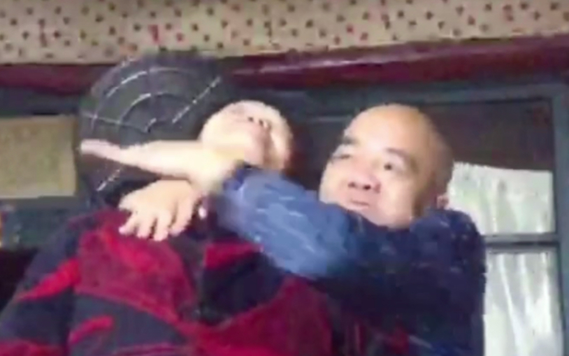 To stop the haters from tearing down Sister Dao, Brother Dao beat them ...