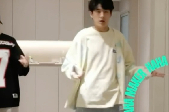 Li Xinxin and Ji Ye Dance: This little Li Xinxin really knows how to ...