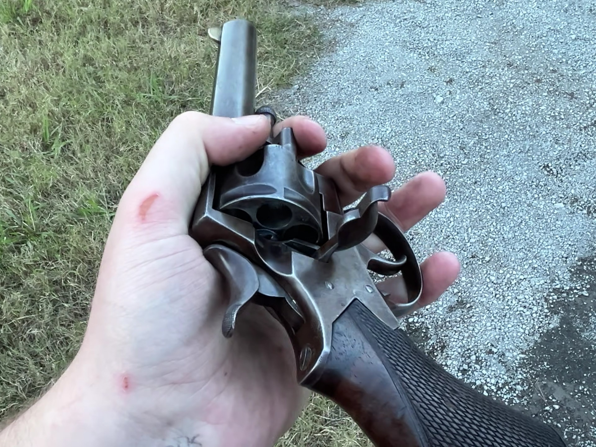 【4K】Webley RIC Revolver First-Person Shooting Gameplay - BiliBili