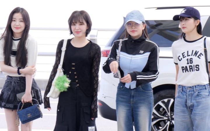 【REDVELVET】Aktivitas Formasi Empat Orang! Busana Kasual di Bandara ...