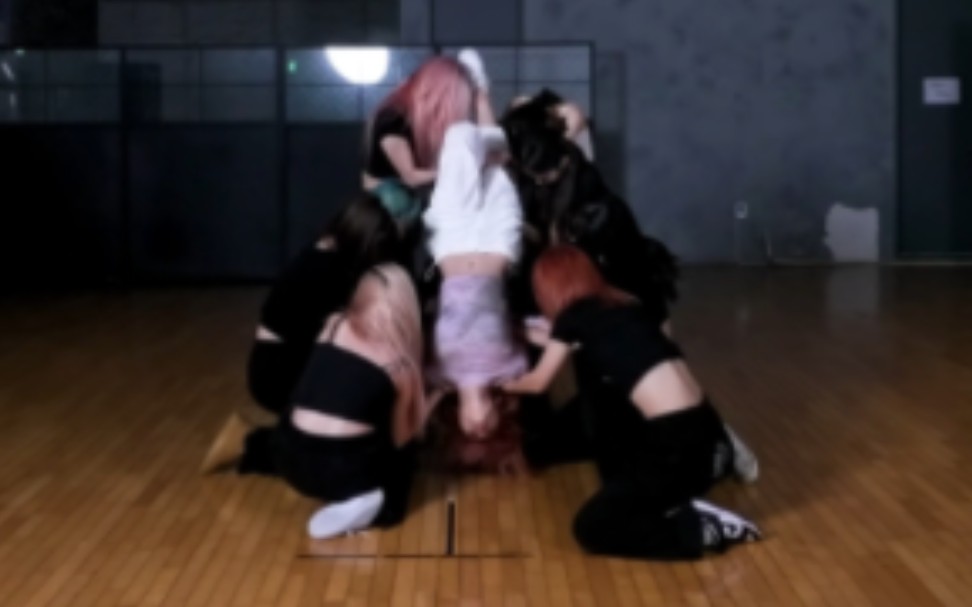 Choi Yena’s Comeback Pre-Release Track “WICKED LOVE” Practice Room ...