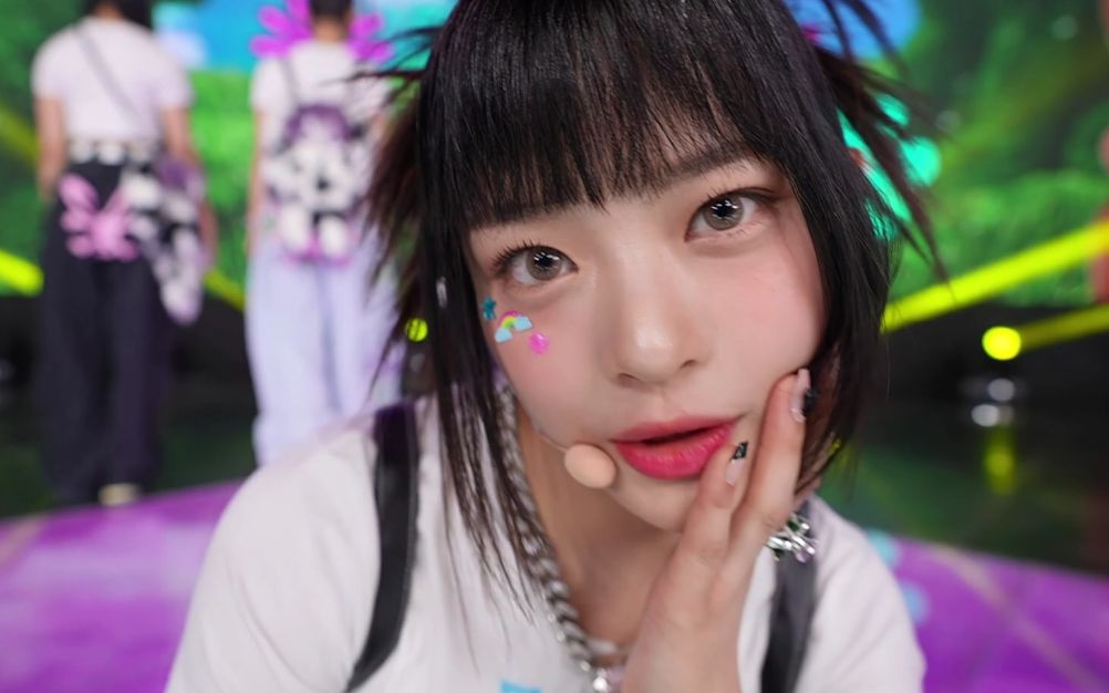 Newjeans' new song OMG one-shot stage - BiliBili