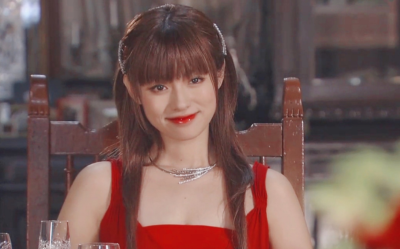 You think you know what a real-life Barbie makeover is? - BiliBili