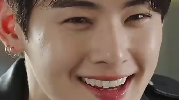 Ang cute nya 😍#eunwoo - BiliBili