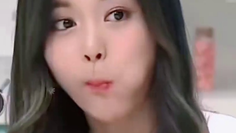 After nine years of debut, Zhou Ziyu finally has a solo album. She has ...