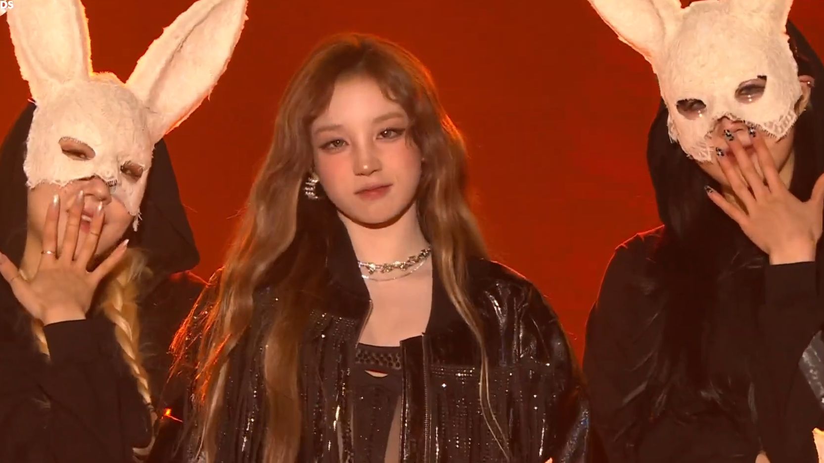 Song Yuqi on stage at the FREAK+Radio Awards Ceremony - BiliBili