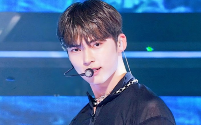 Black Jacket Looks So Cool! [ZB1] 230723 “In Bloom” Stage Performance ...