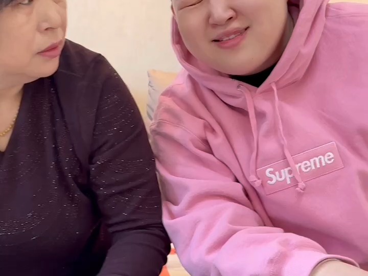 Turns out there are so many perks to staying single, hahaha! - BiliBili