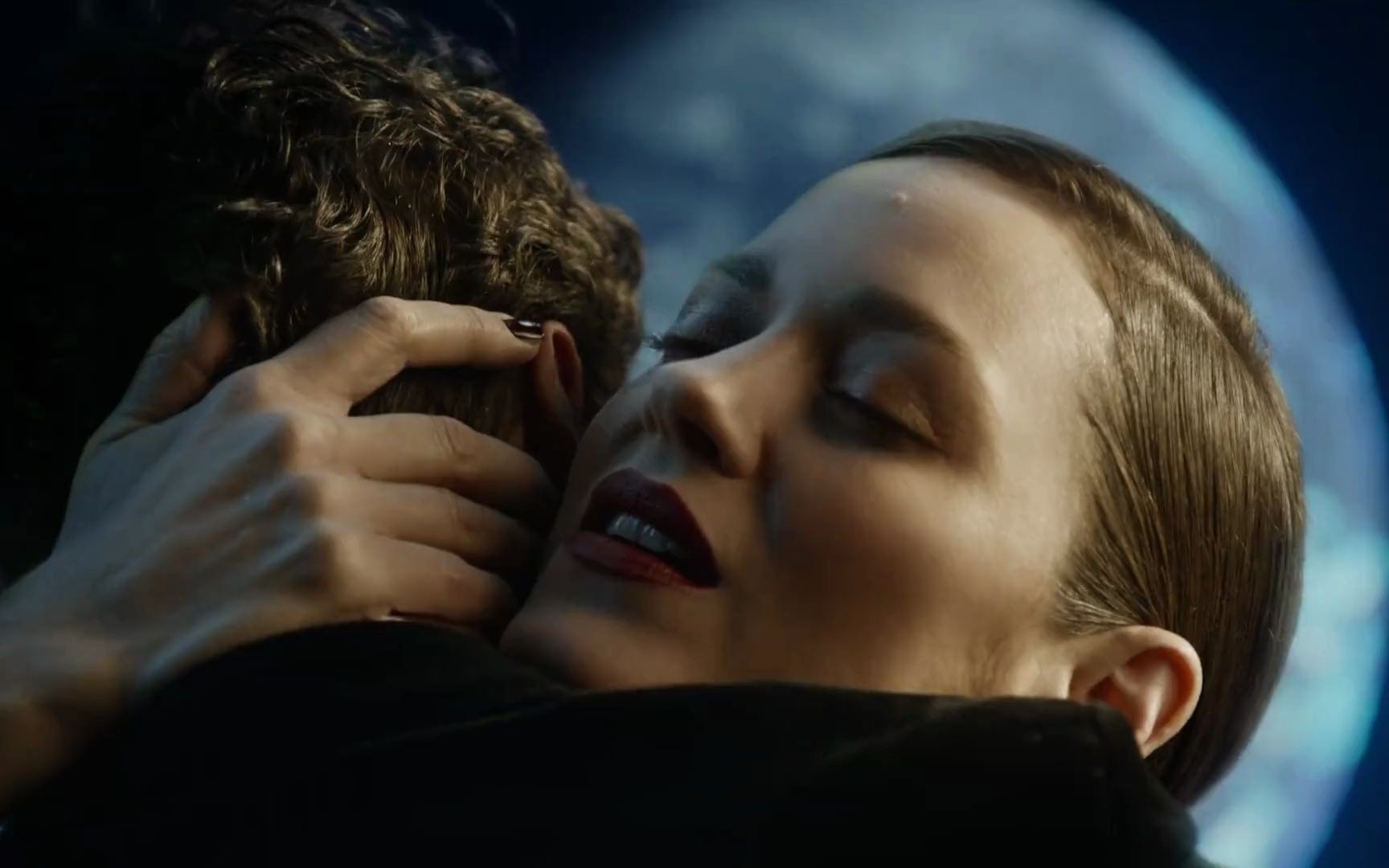 Chanel No. 5’s latest ad: Romanticism takes you all the way to the moon ...