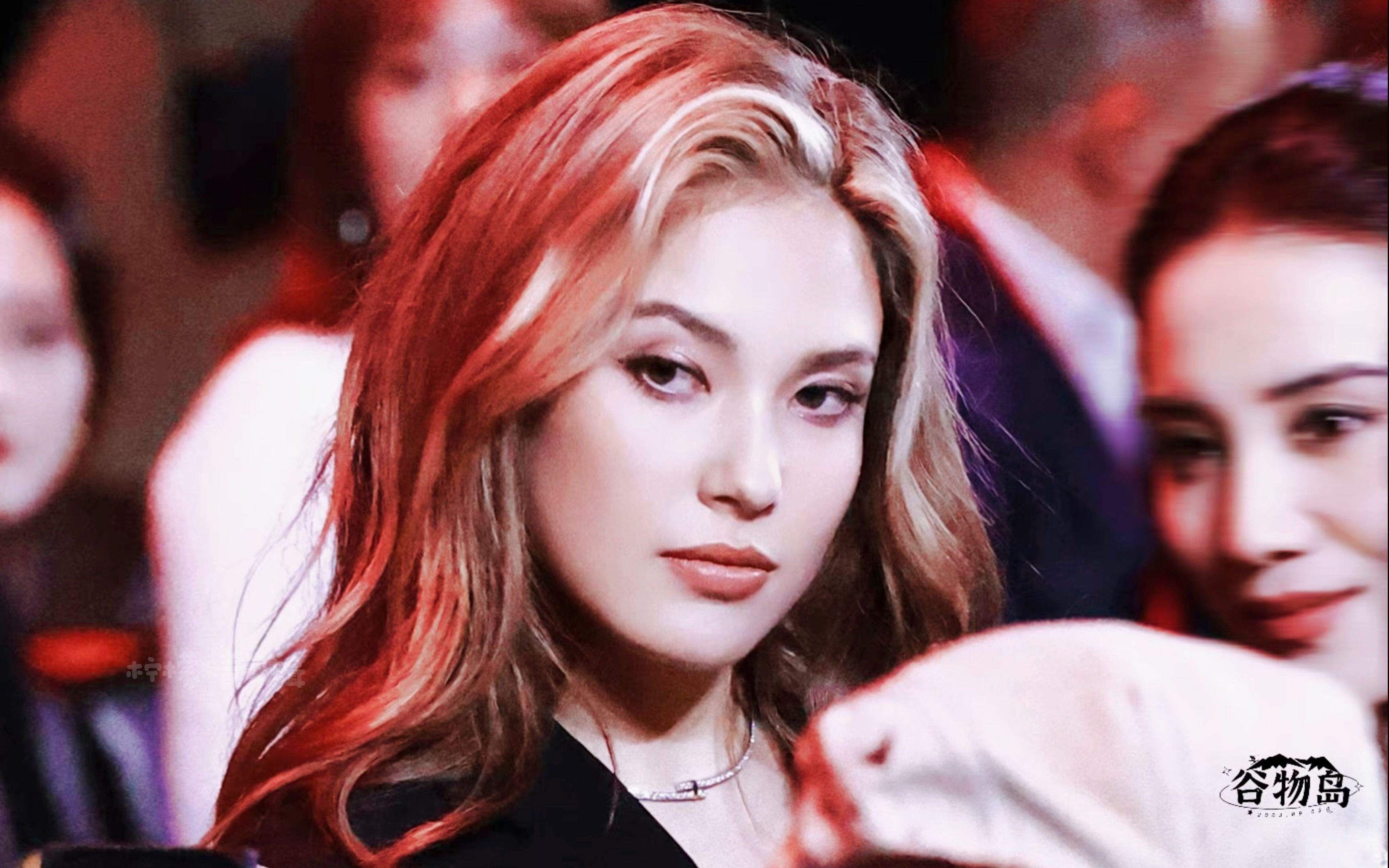 She’s so stunning—such confident beauty! The freest person at the Weibo ...