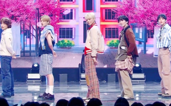 【POW】Valentine MCD Makes Their Comeback Stage Debut! - BiliBili