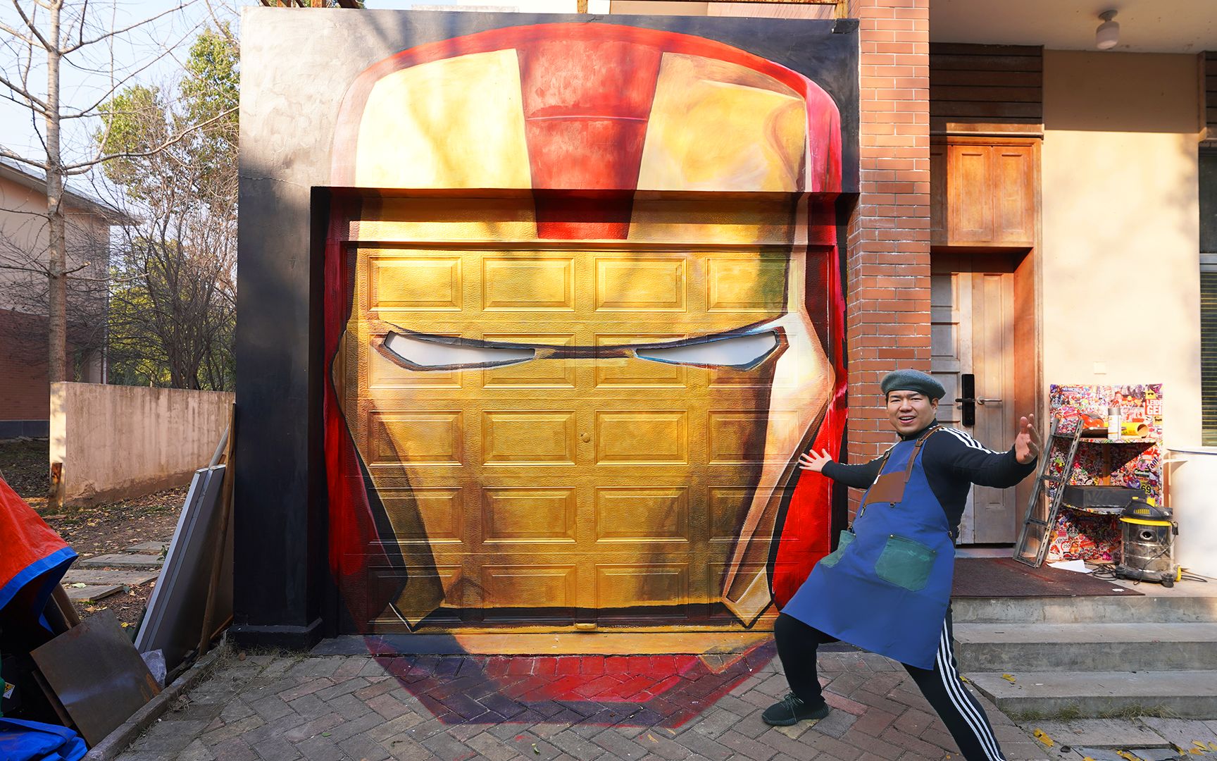 Guy Spends 1,920 Hours Building His Very Own Iron Man Lab - BiliBili