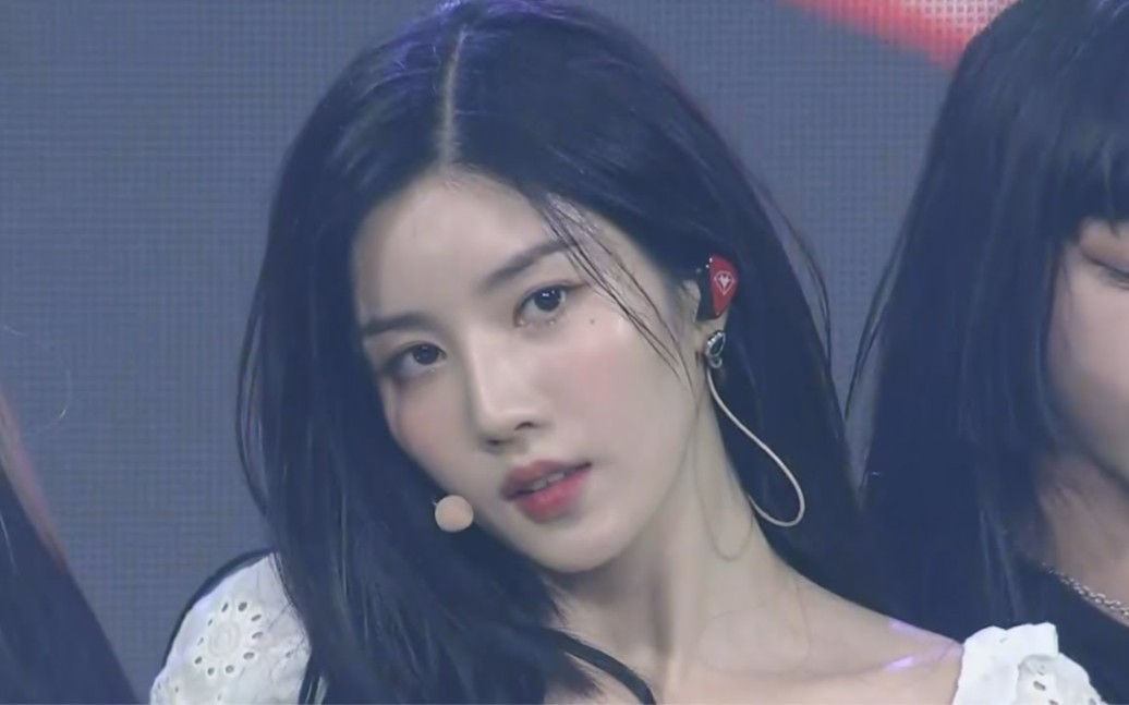 Kwon Eun-bi’s Solo Debut Track “Door + Glitch” 221112 Comfort Train HD ...