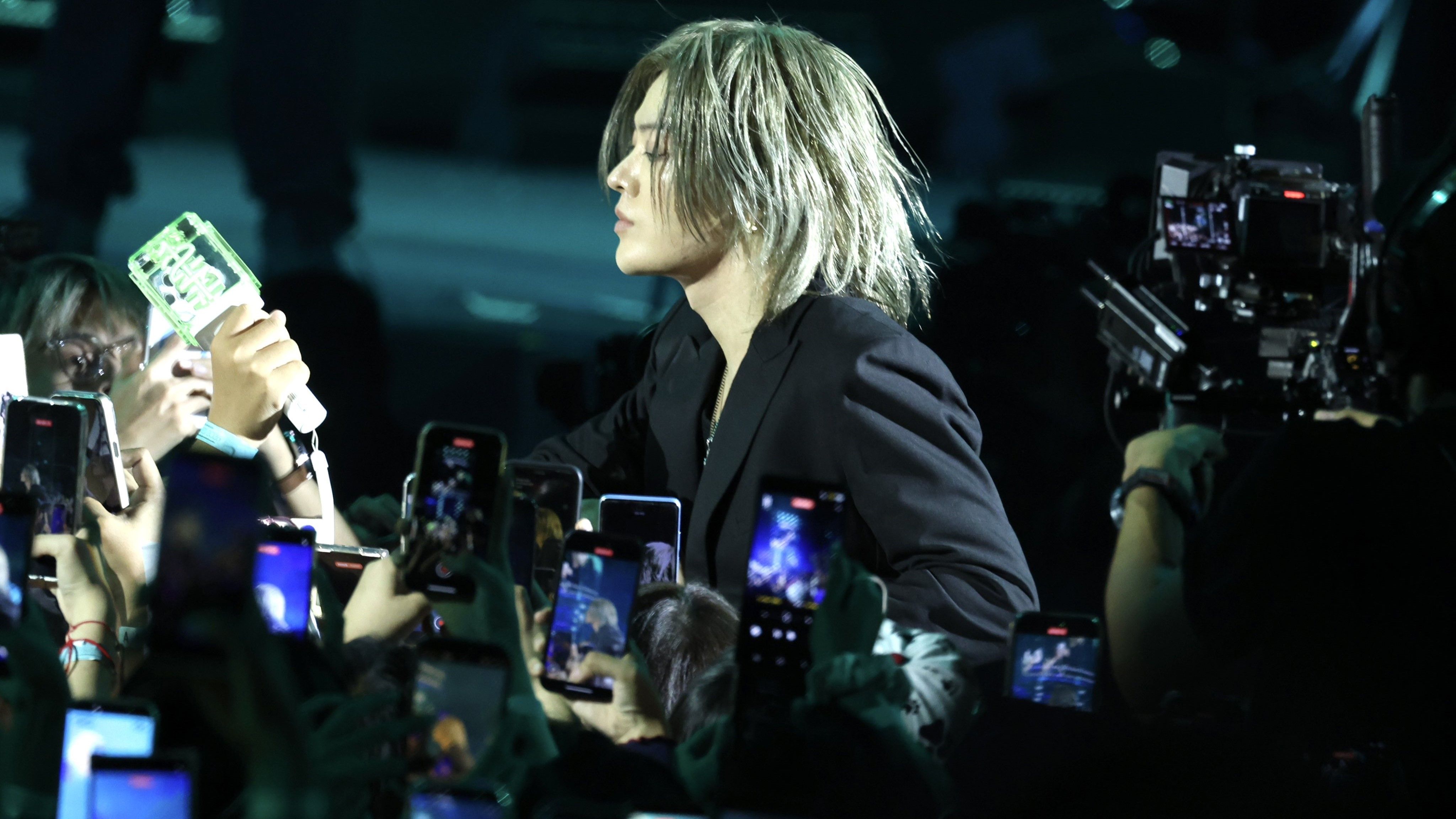 [LIVE] 2025.12.31 YUTA at One Bangkok Countdown Celebration 2026 - BiliBili