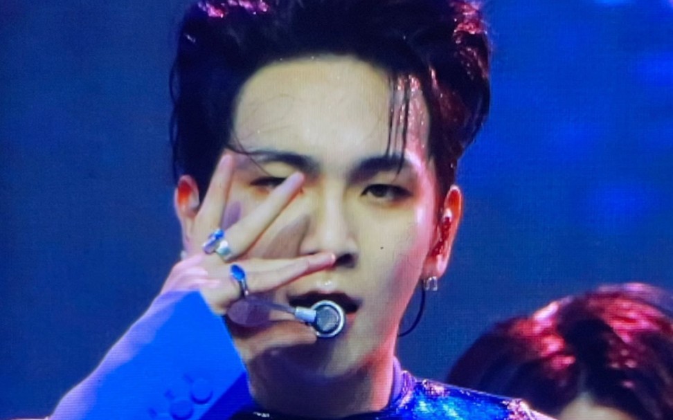 Kim Ki-bum Key “Yellow Tape + Helium + BAD LOVE” 211114 HD Stage - BiliBili