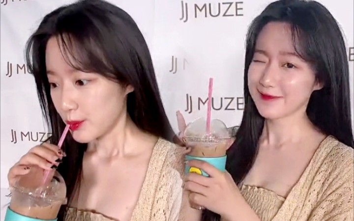 Ye Shuhua’s Mini Skit: Sipping Watermelon Juice + Playing a Zelda ...