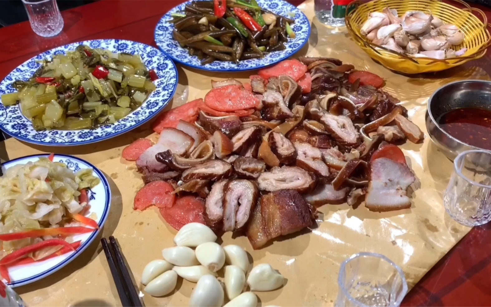 On a rainy day, I met up with the guys to dig into Hulu Tou and Bang ...