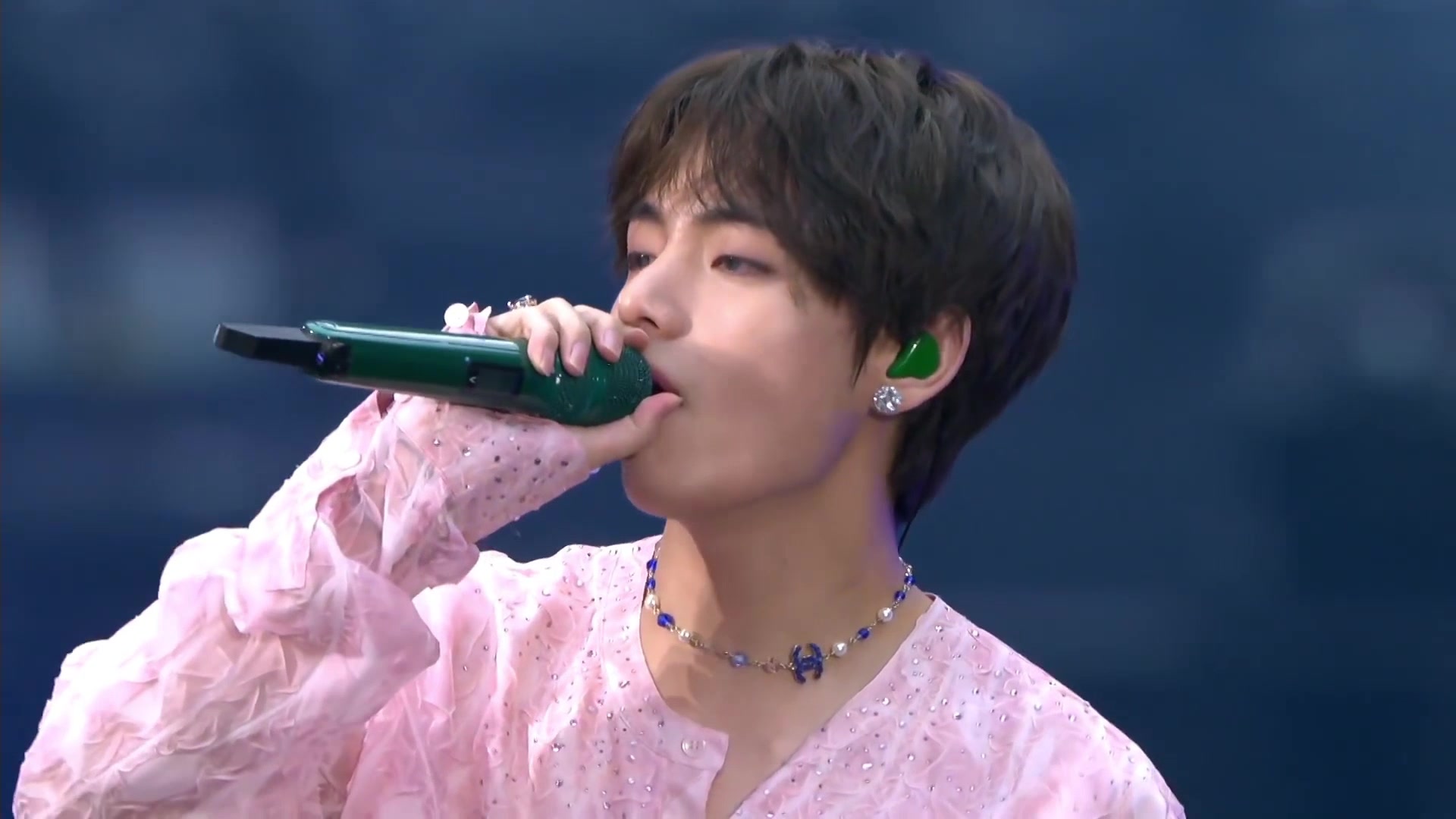 [BTS] You’ve Got “BEST OF ME” — Live Stage from the UK Concert! - BiliBili