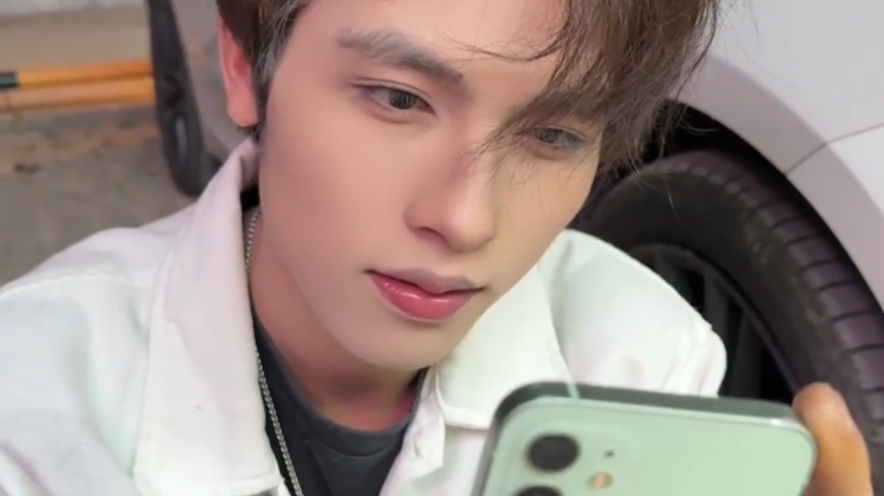 “You’re still picking on me, haha!” A little advice from the male model ...