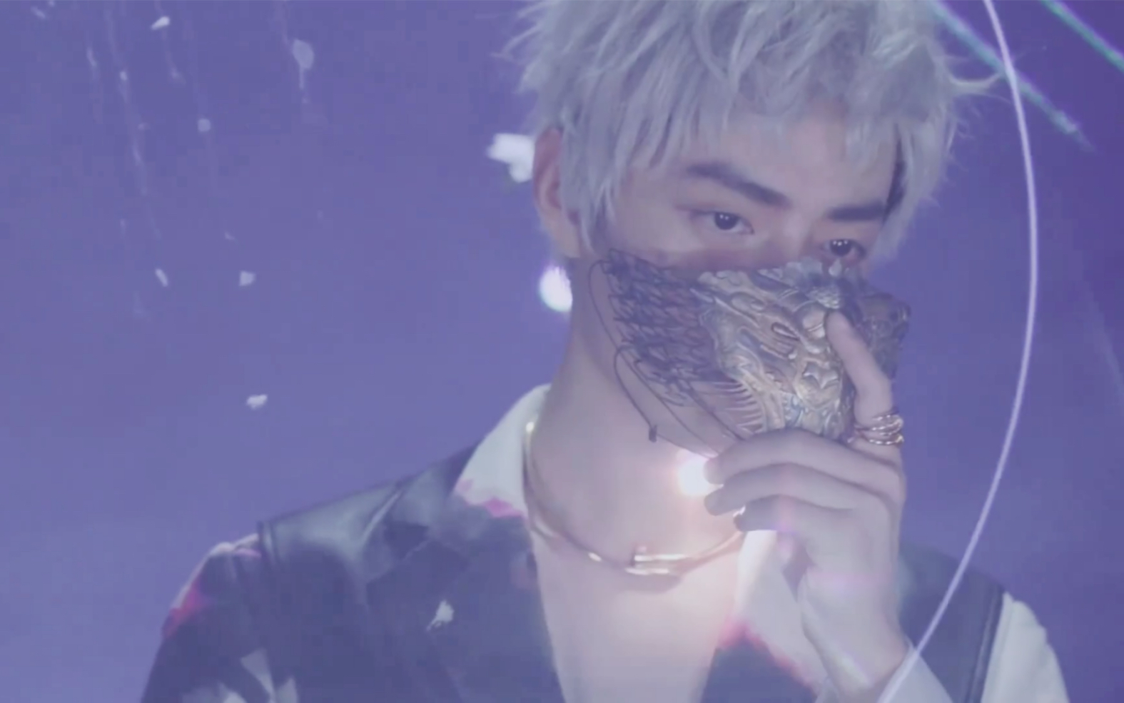 Xiao Zhan｜Harper's Bazaar behind-the-scenes with BGM changed - BiliBili