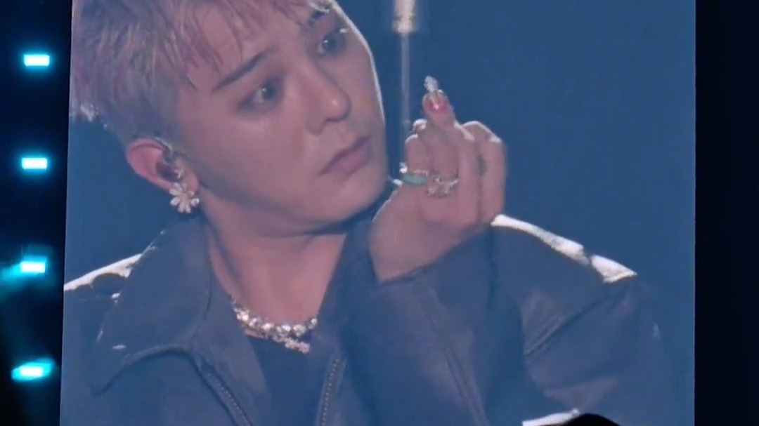 G-Dragon Buang Air Kecil dan Besar Sembarangan di Konser! - Bstation