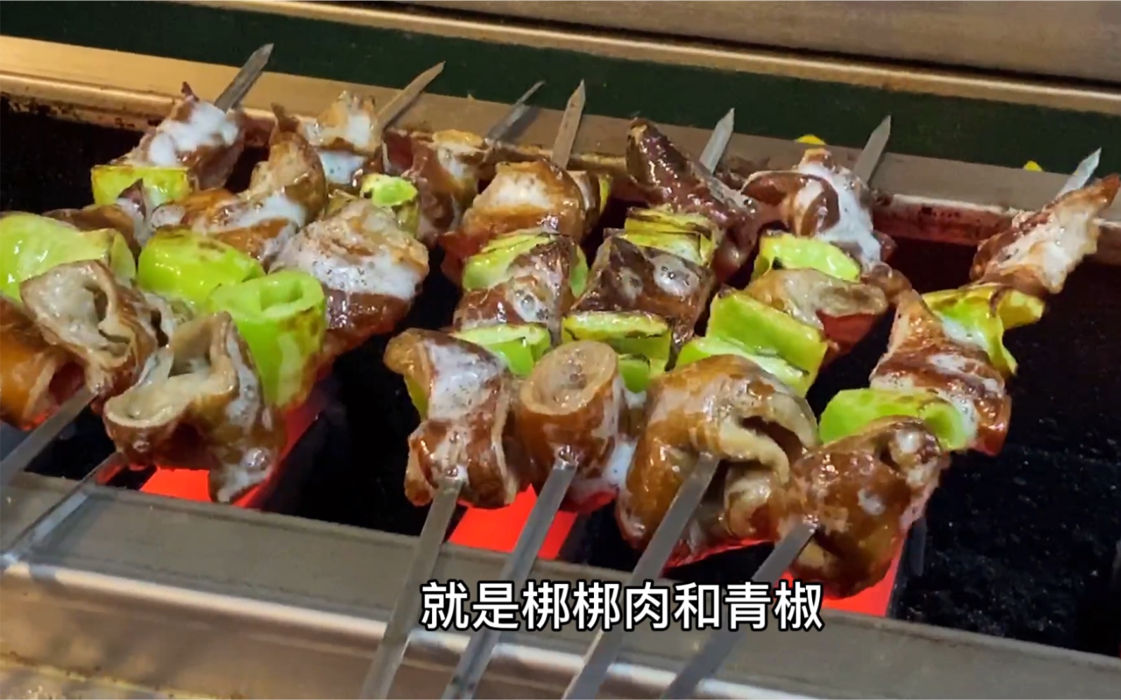 A tiny eatery centered around pork intestines: Hulutou bangbang meat ...