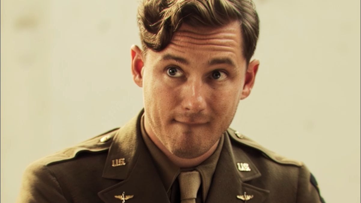 He was promoted to major because of his name. - BiliBili