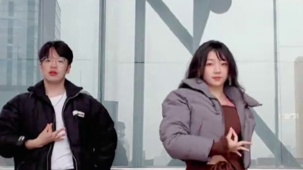 (G) IDLE logo action collection - BiliBili