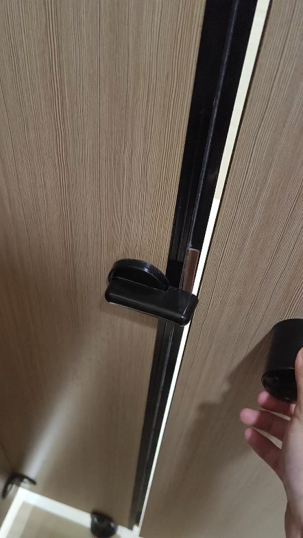 Ini adalah pintu toilet di Gedung Zhongshan, Kampus Selatan Universitas ...