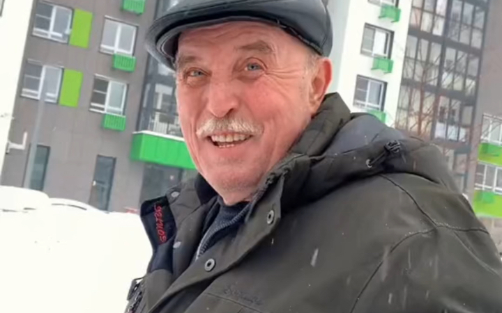 Asking People Silly Questions on the Streets of Russia - BiliBili