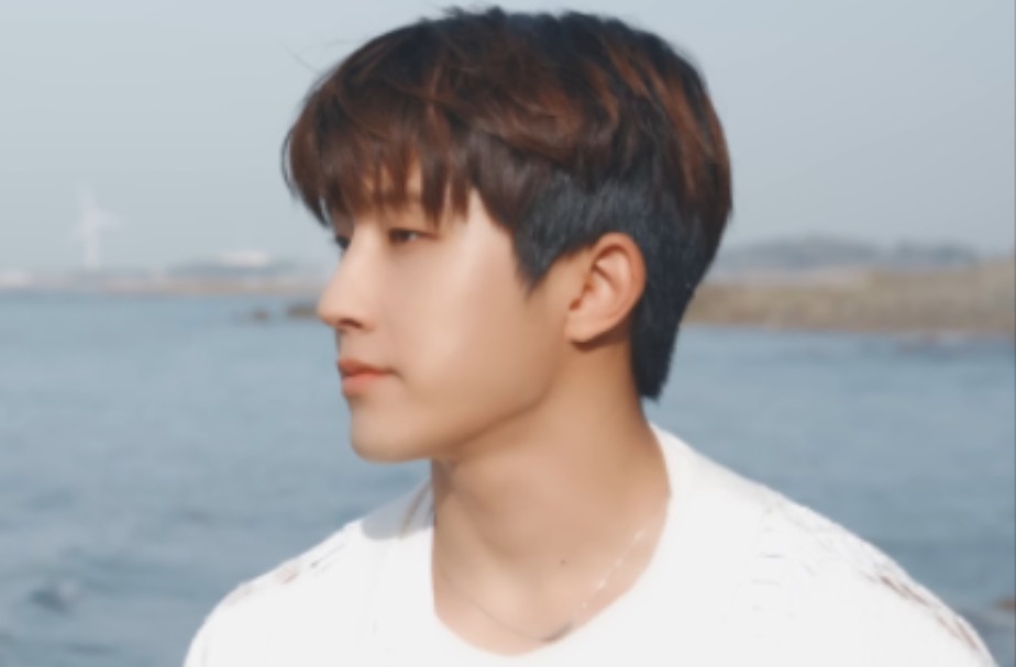 One Year Old! ASTRO’s Park Jin-woo’s “Fly (Duet with Moon Bin)” MV Is ...