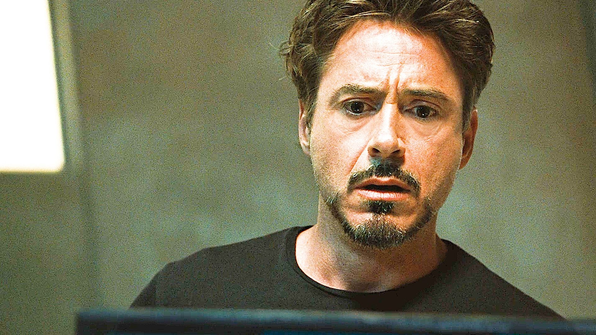 Tình cha luôn thầm lặng — Howard đã dọn đường cho Tony từ tận 20 năm ...